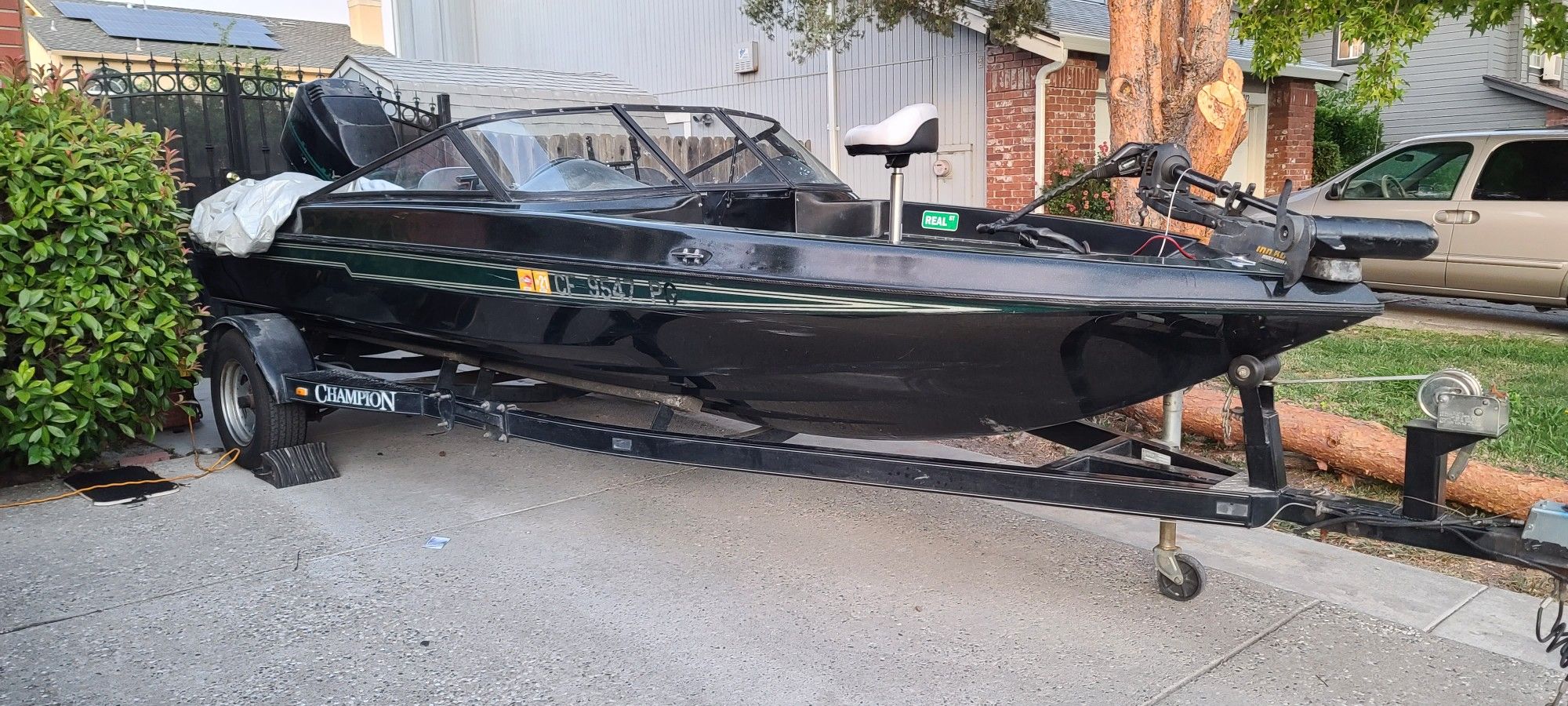 1999 champion fish and ski boat for Sale in Stockton, CA - OfferUp