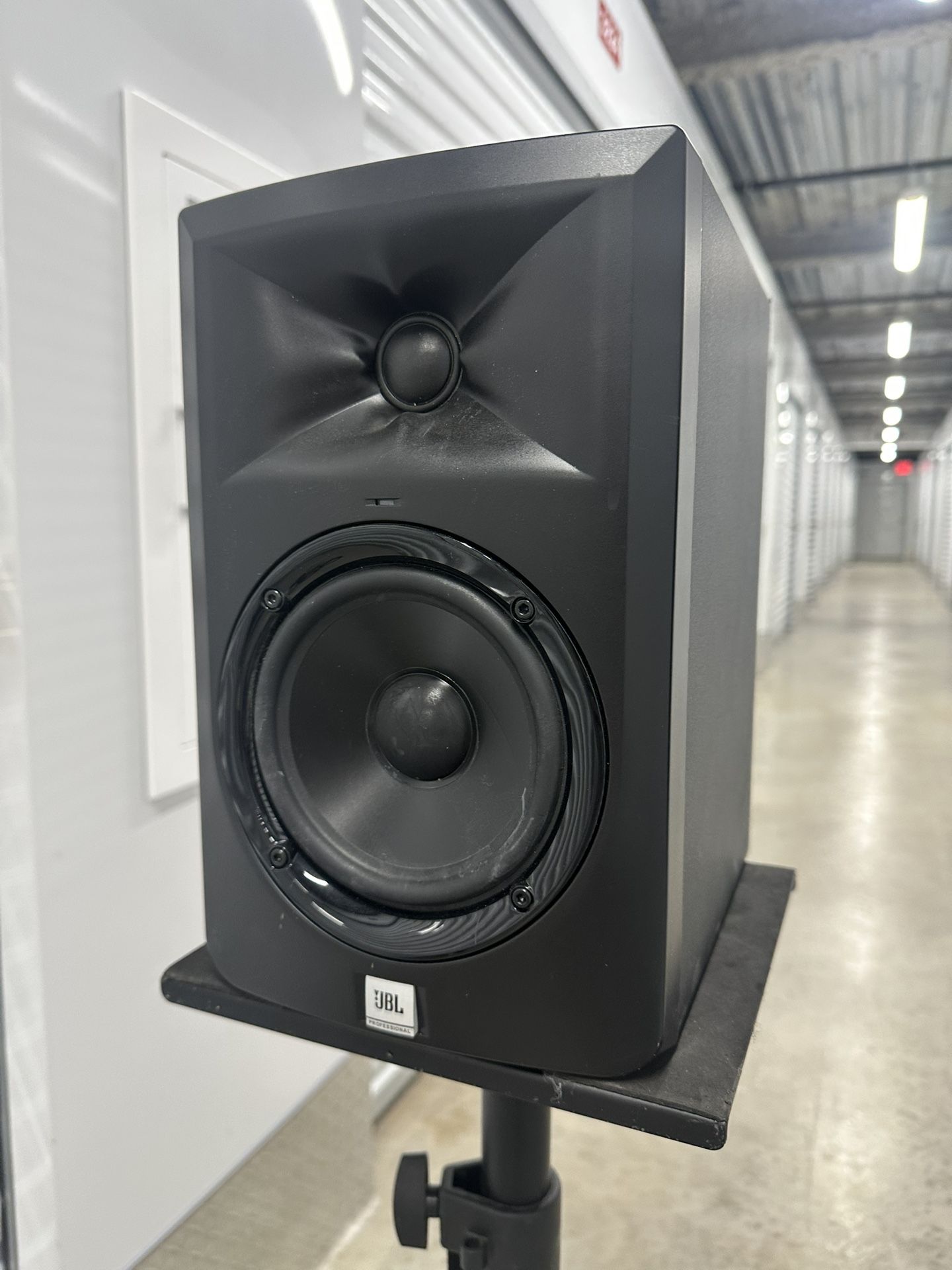 JBL LSR305 Speaker Pair for Sale in Staten Island, NY - OfferUp
