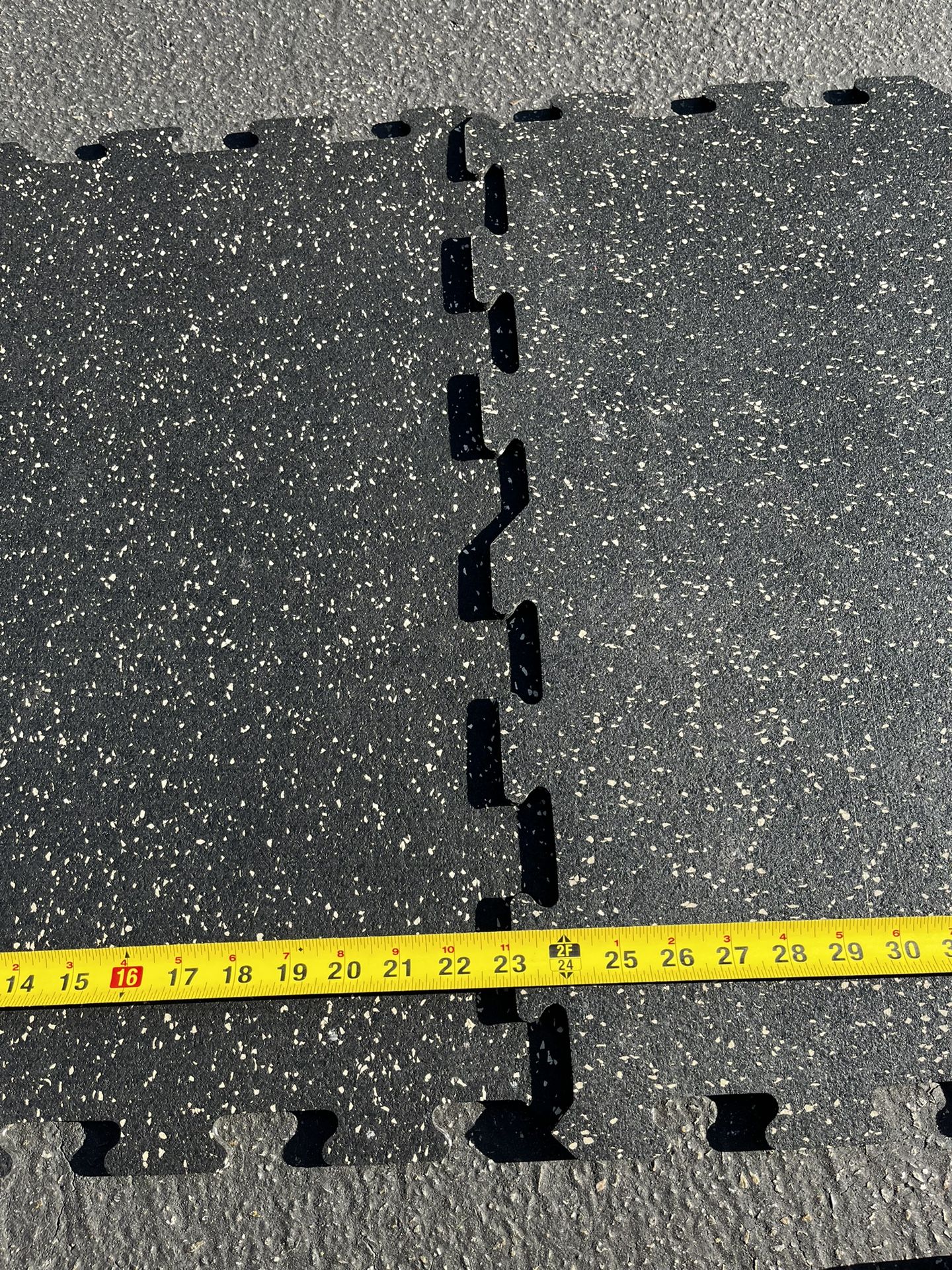 Gym Rubber Flooring Puzzle Squares 2x2” for Sale in Costa Mesa, CA ...