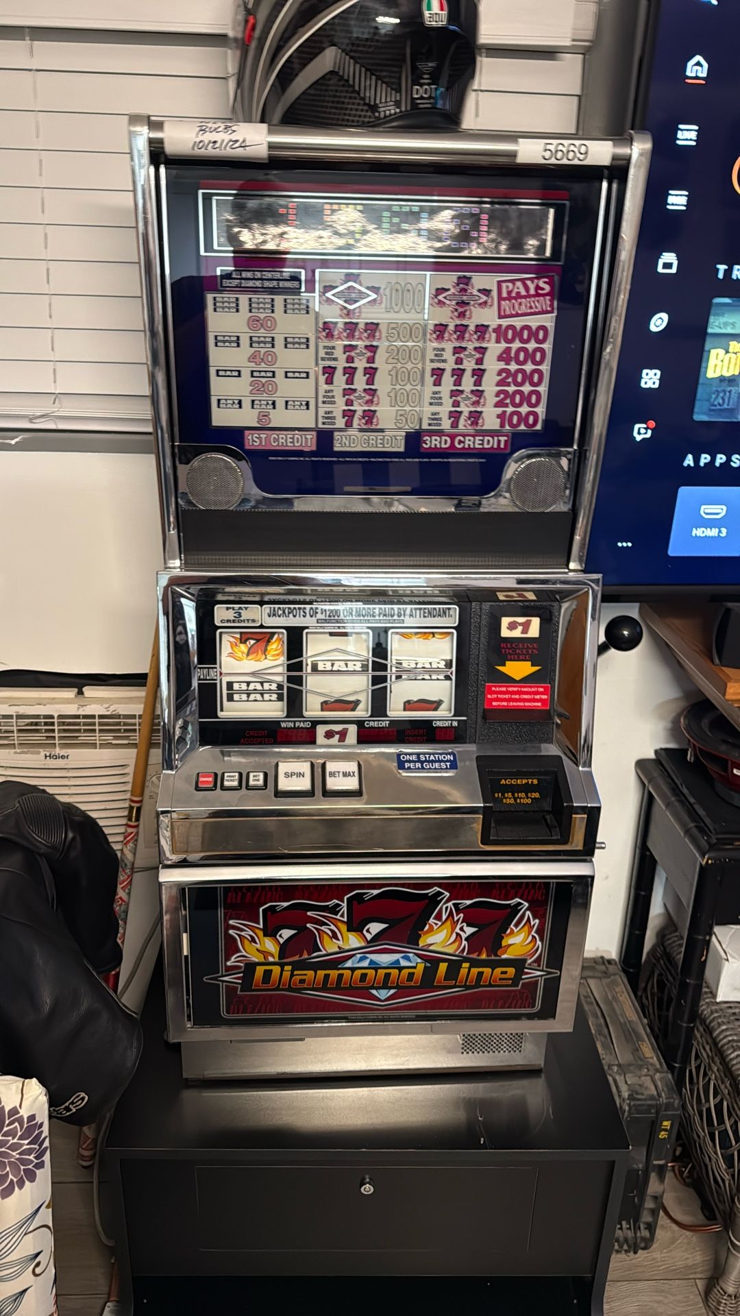Diamond Line Slot Machine for Sale in Huntington Beach, CA - OfferUp