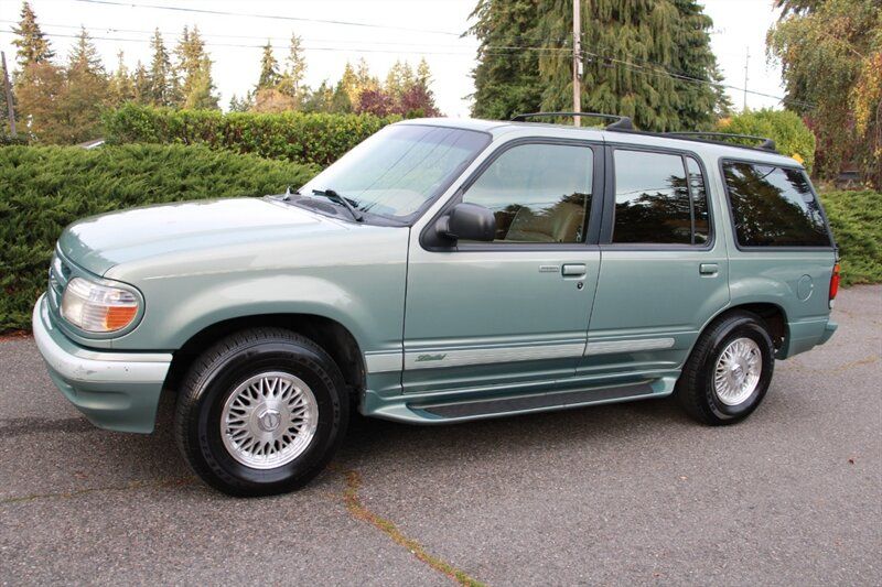 1995 Ford Explorer Limited 4dr 106K MILES for Sale in Seattle, WA - OfferUp