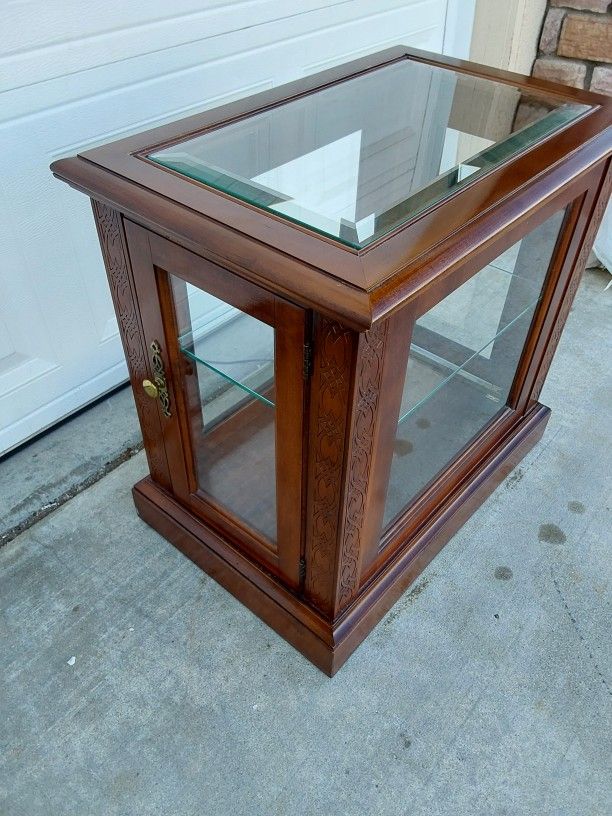 Display Case Table for Sale in Wildomar, CA - OfferUp