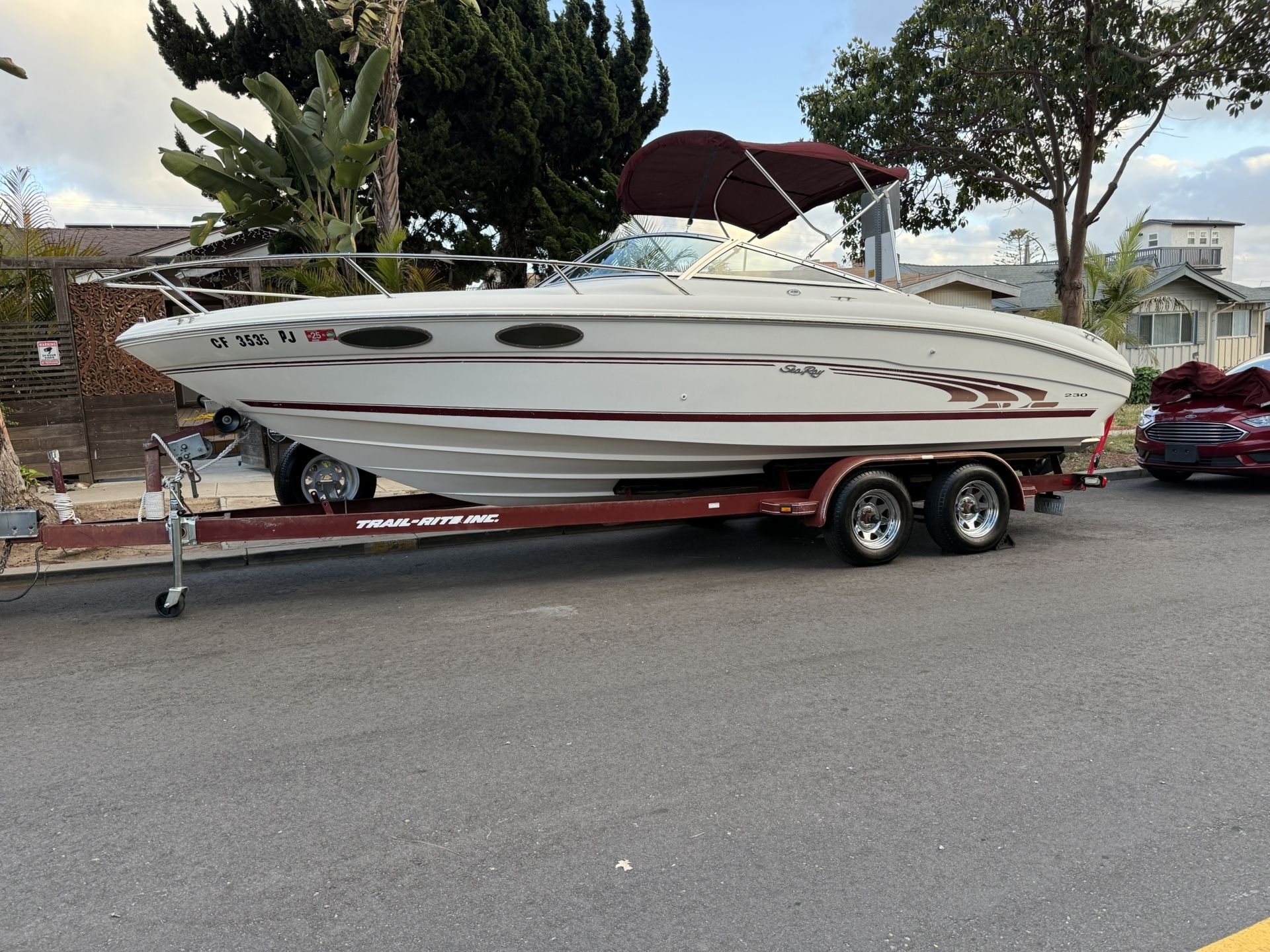 Sea Ray 230 Overnighter Signature Select 25ft for Sale in San Diego, CA ...
