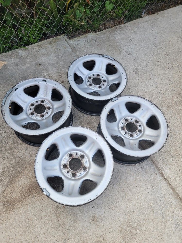 Set Jeep Cherokee Rims 15" for Sale in Pasadena, CA - OfferUp