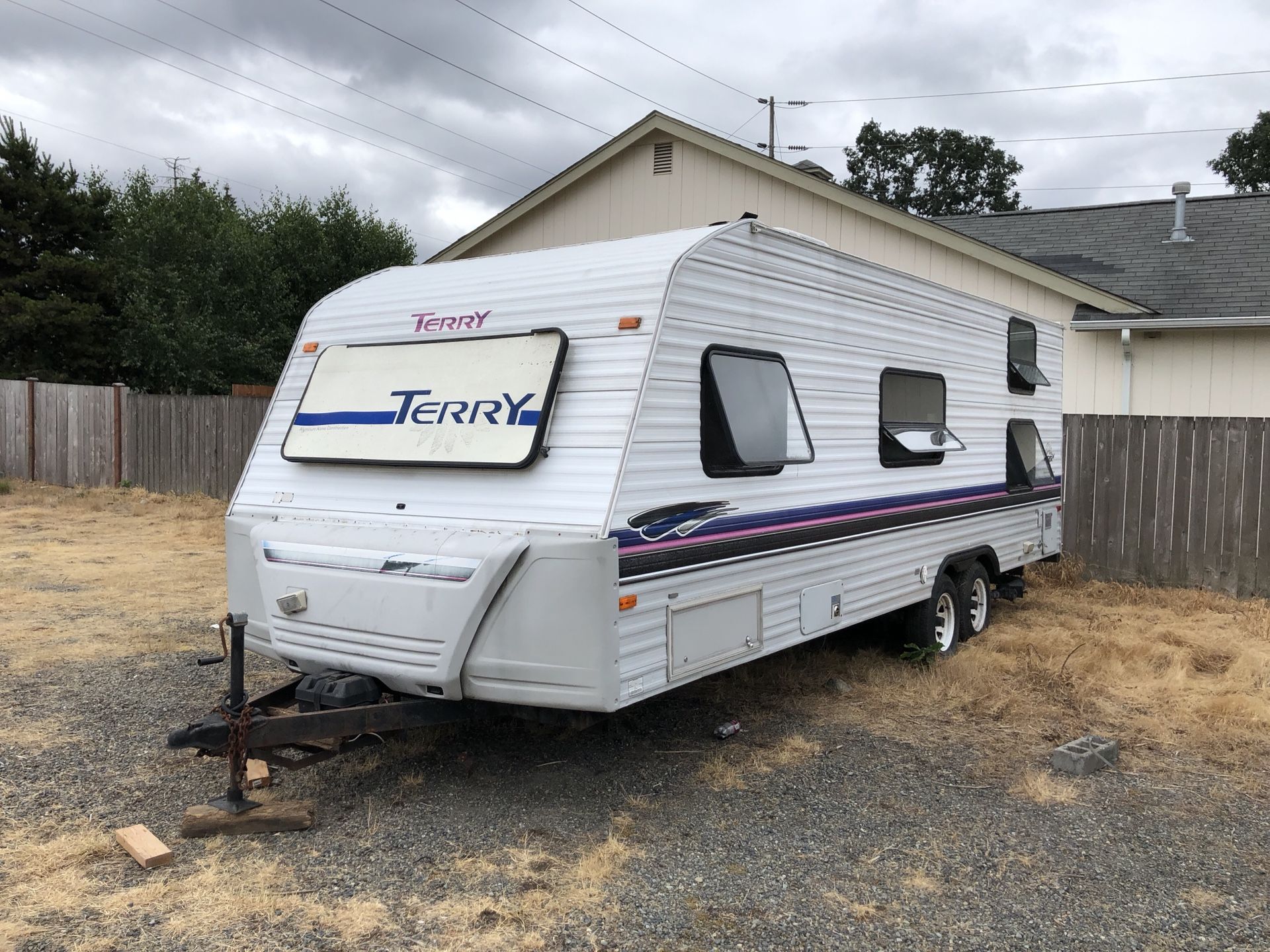 1997 26FT Terry travel trailer 24LZ for Sale in Tacoma, WA - OfferUp