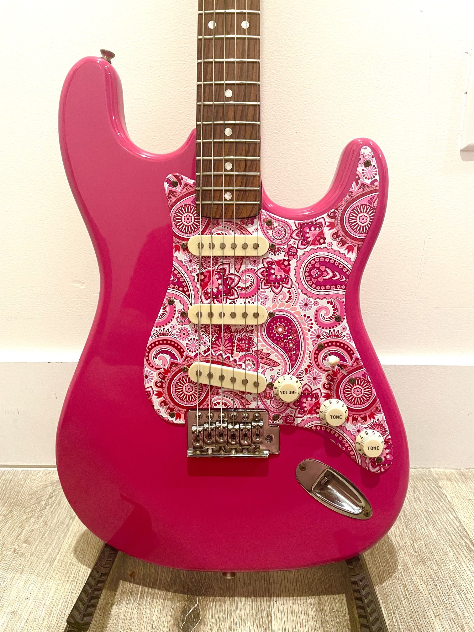 Fender Stratocaster Pink Paisley Electric Guitar for Sale in Los ...