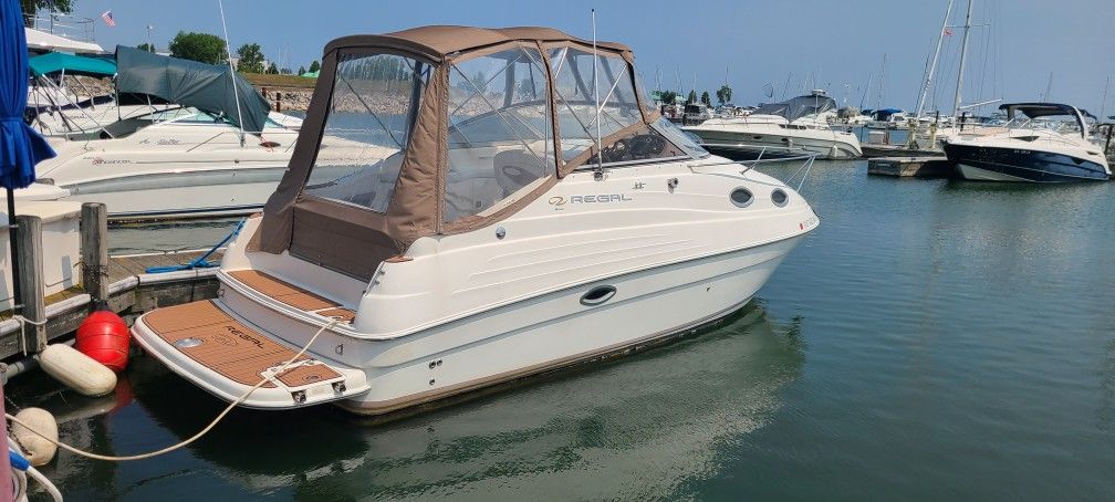 2003 Regal Commodore 2465 for Sale in Prospect Heights, IL - OfferUp