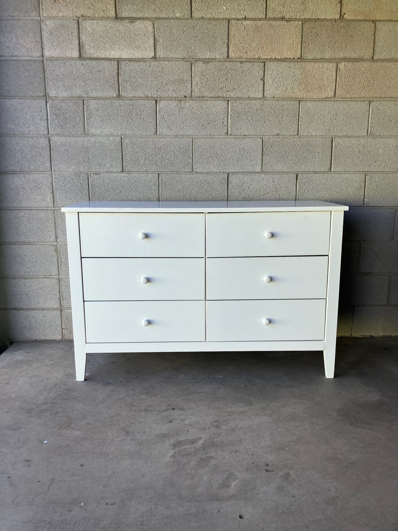 White 6 Drawer Dresser for Sale in Phoenix, AZ - OfferUp