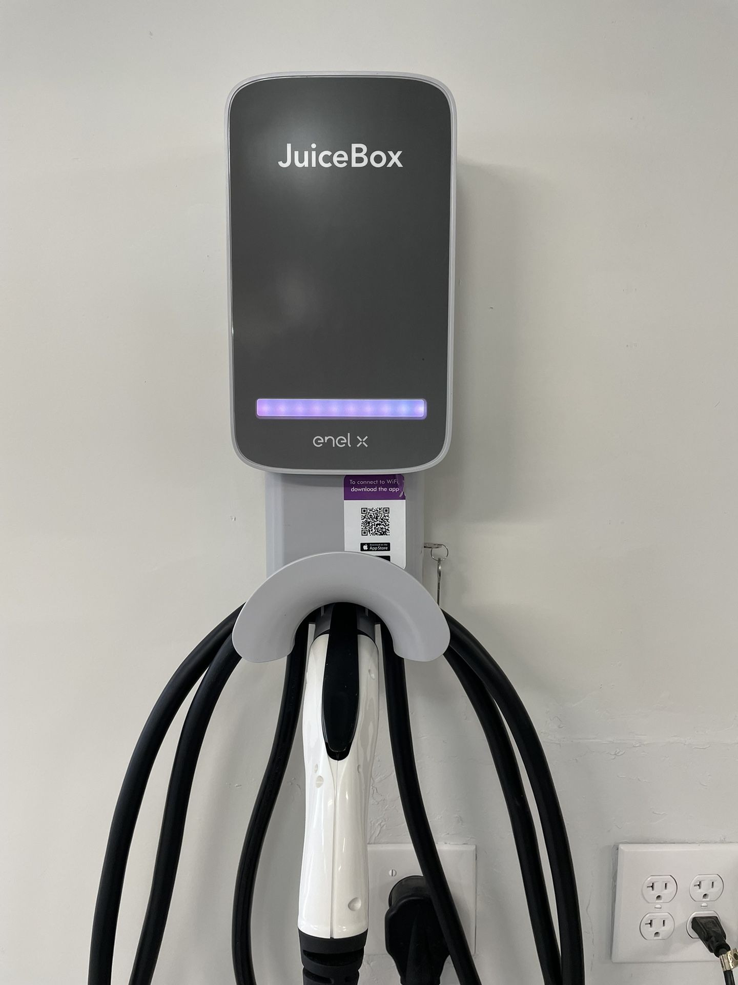 EV Charger JuiceBox 40 Amp for Sale in Covington, WA - OfferUp