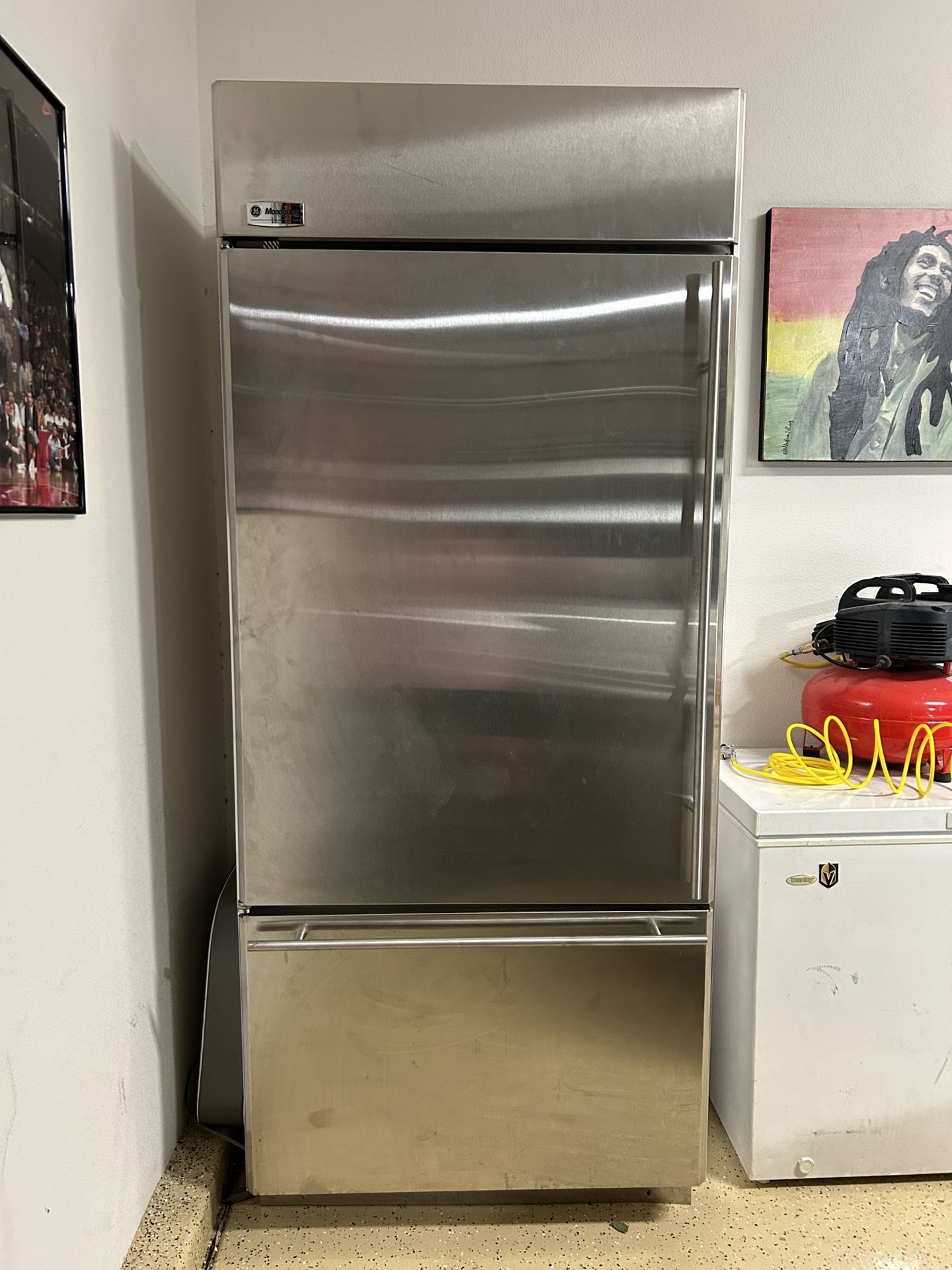 Free GE Monogram Built In Fridge/freezer for Sale in Henderson, NV ...