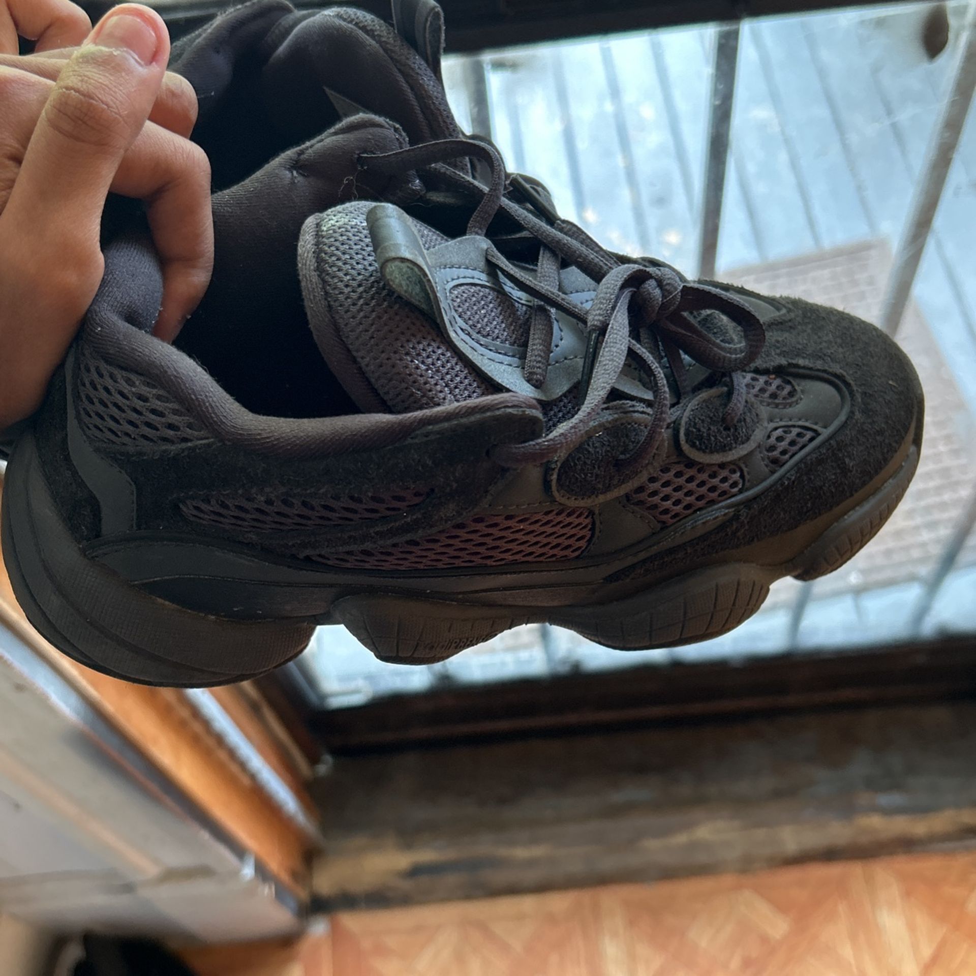 Yeezy 500 utility black size 7.5M for Sale in Milwaukee, WI - OfferUp