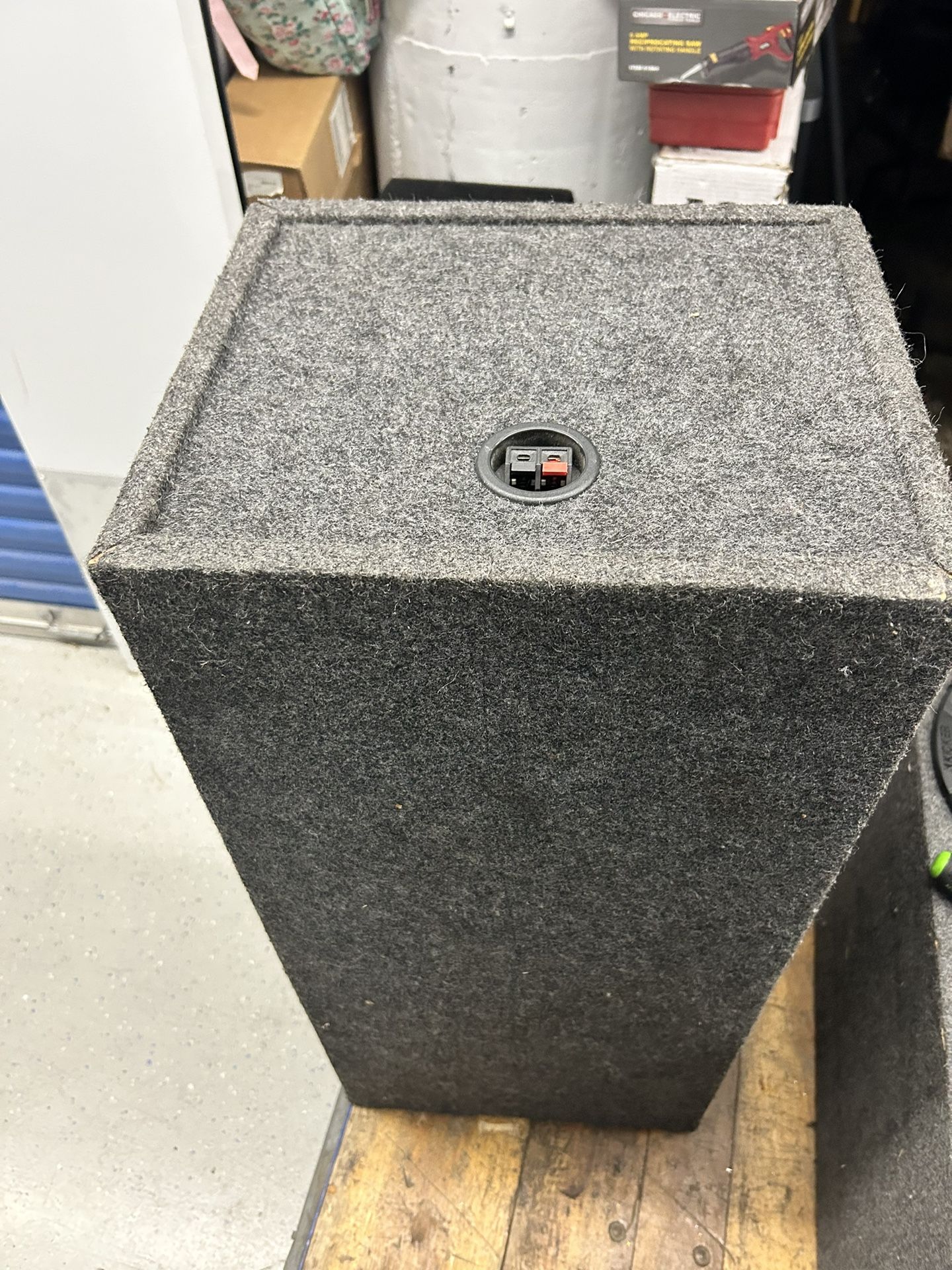 12in Sealed Subwoofer Box for Sale in Lyons, IL - OfferUp