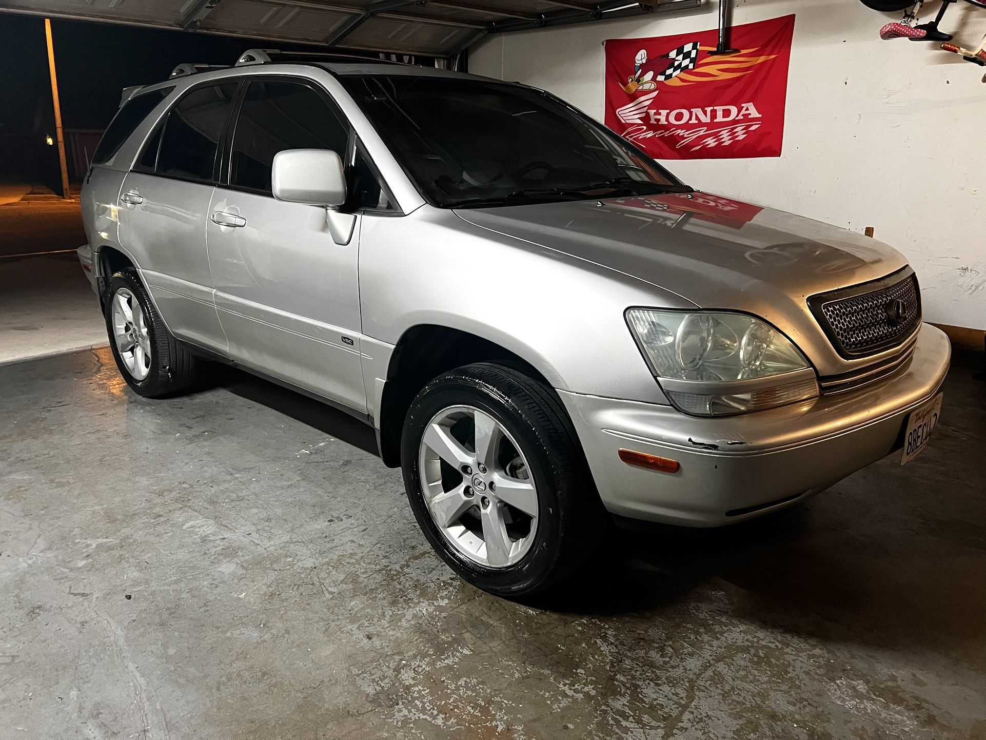 2001 Lexus Rx 300 for Sale in Moreno Valley, CA - OfferUp