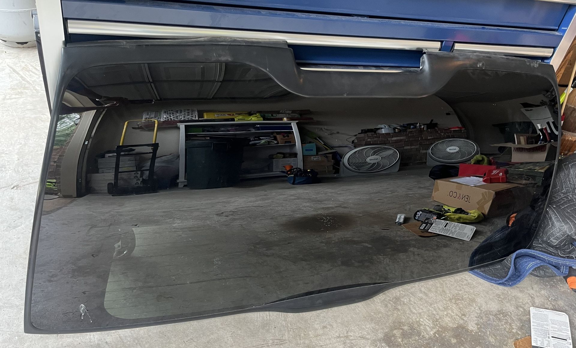 2003 Chevy Tahoe Rear Hatch Window/Glass for Sale in Arlington, TX ...