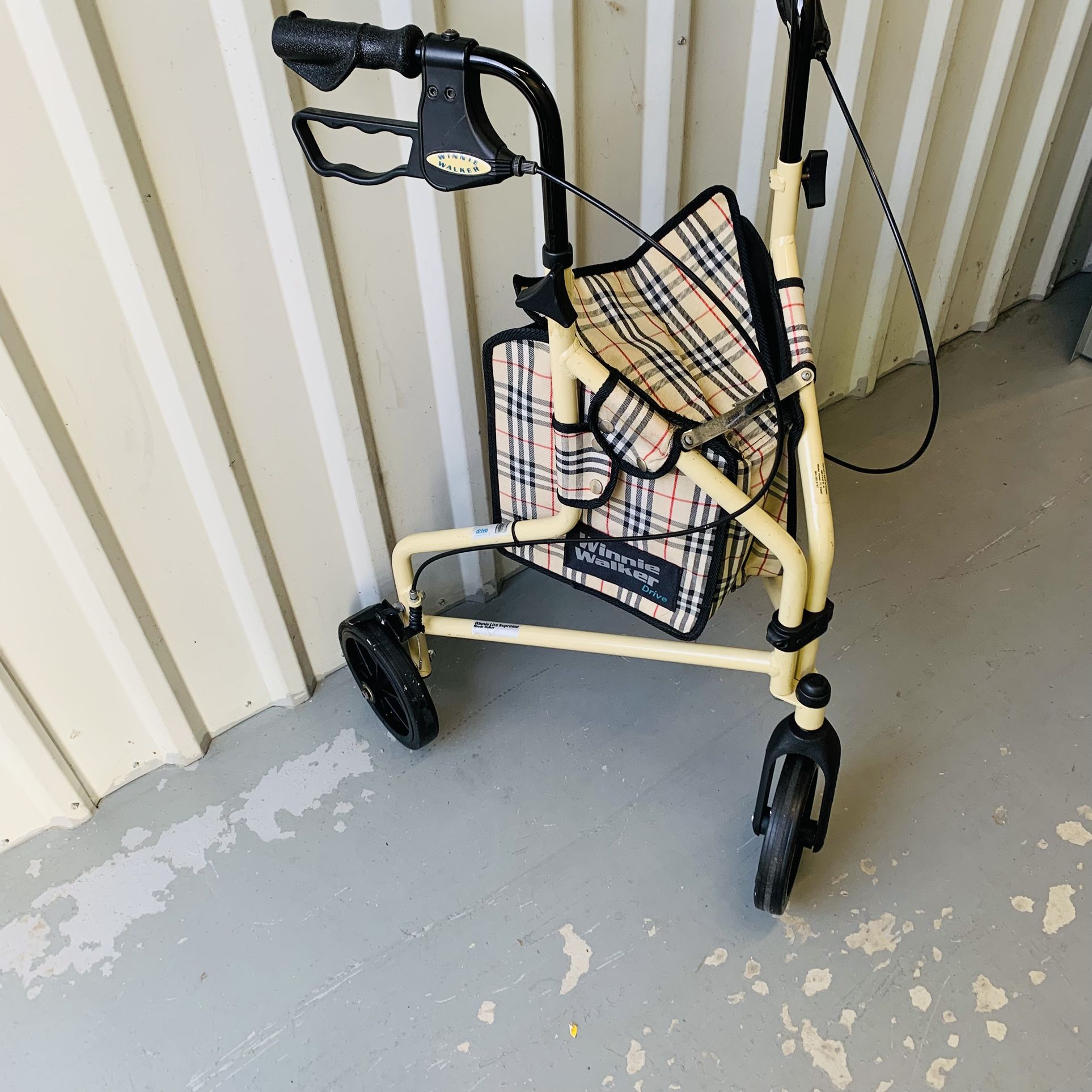 Drive Medical Winnie Lite Supreme 3 Wheel Rollator Walker for Sale in ...