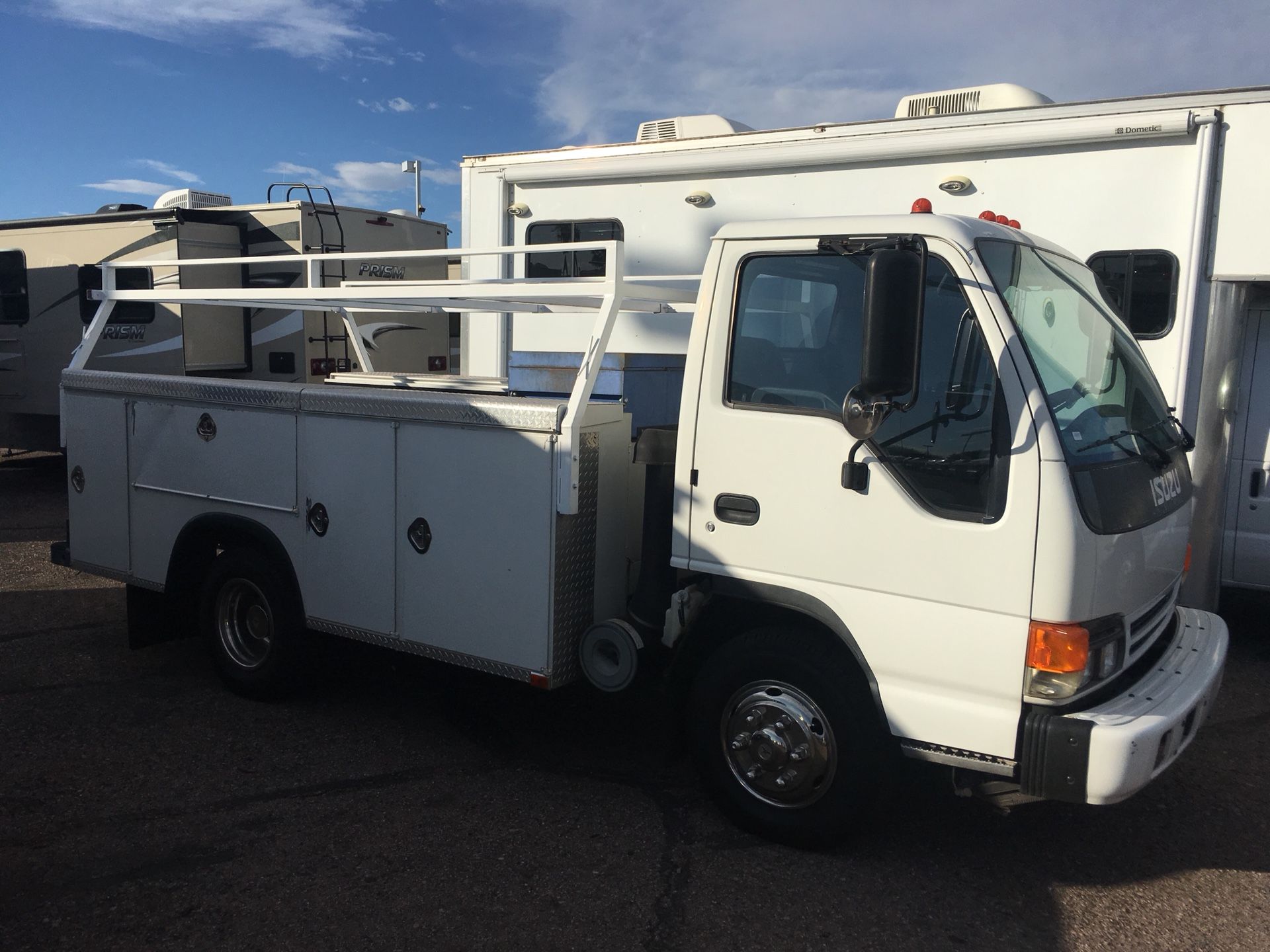 Isuzu NPR Cabover utility truck for Sale in Mesa, AZ - OfferUp