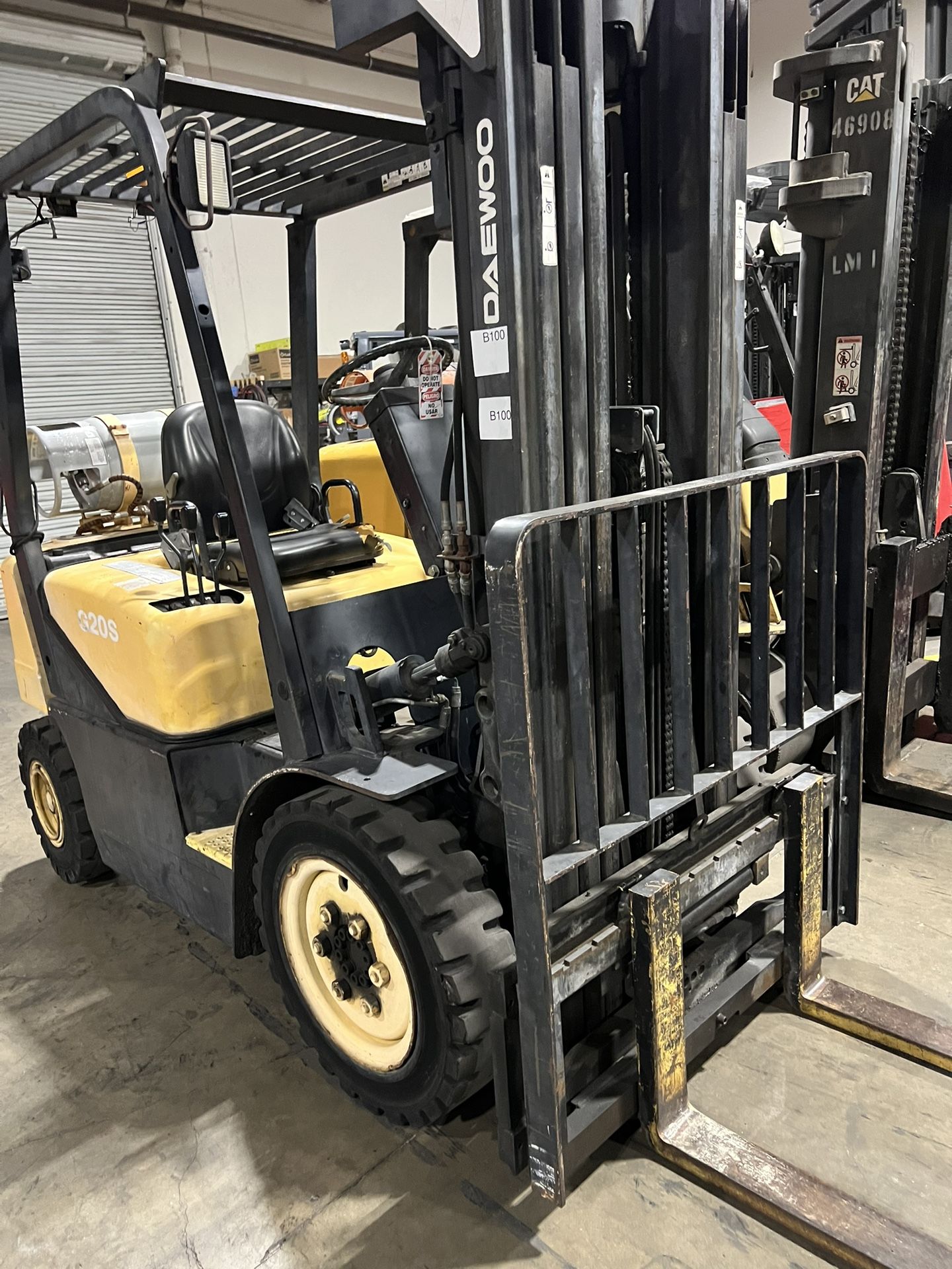 4,000 Lbs Forklift Good Running Low Hours for Sale in Irwindale, CA ...