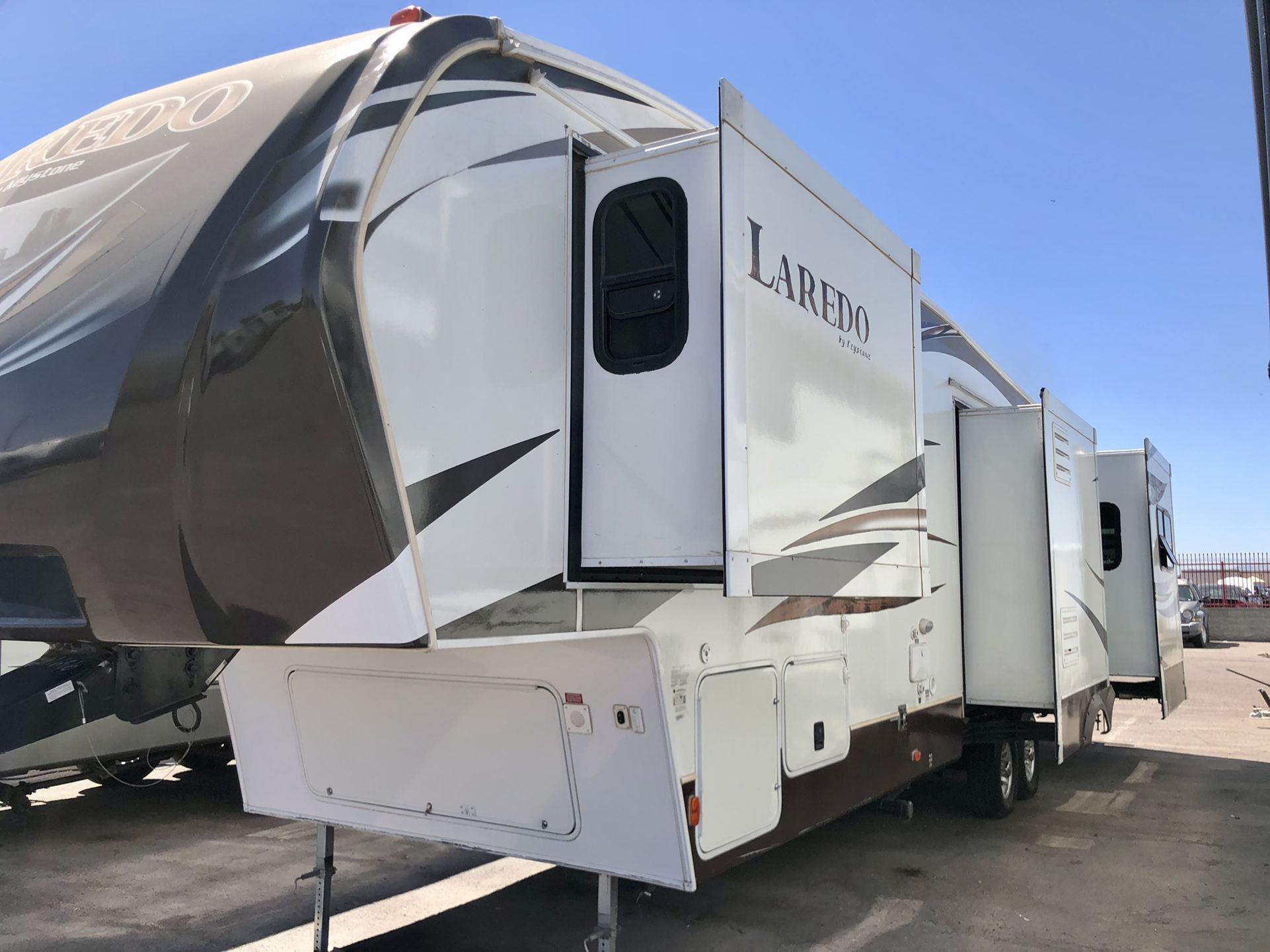 N 2014 Keystone Laredo 38 feet for Sale in Phoenix, AZ - OfferUp