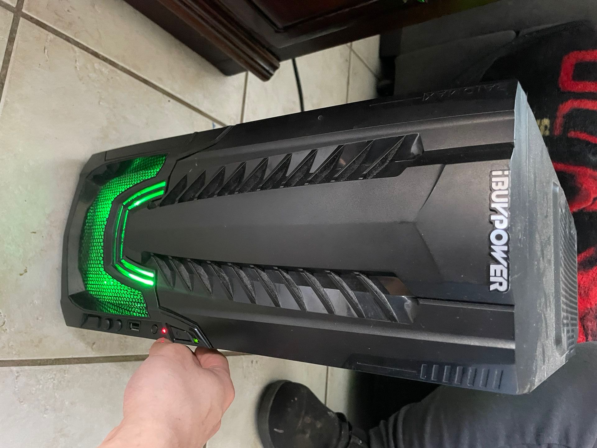 iBUYPOWER i-Series 506 / HP Monitor / Keyboard And Mouse for Sale in ...