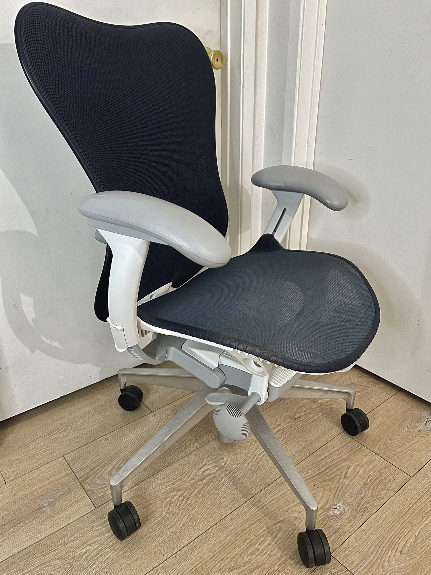 Herman Miller Mirra 2 Fully Loaded Ergonomic Office Computer Desk Task ...