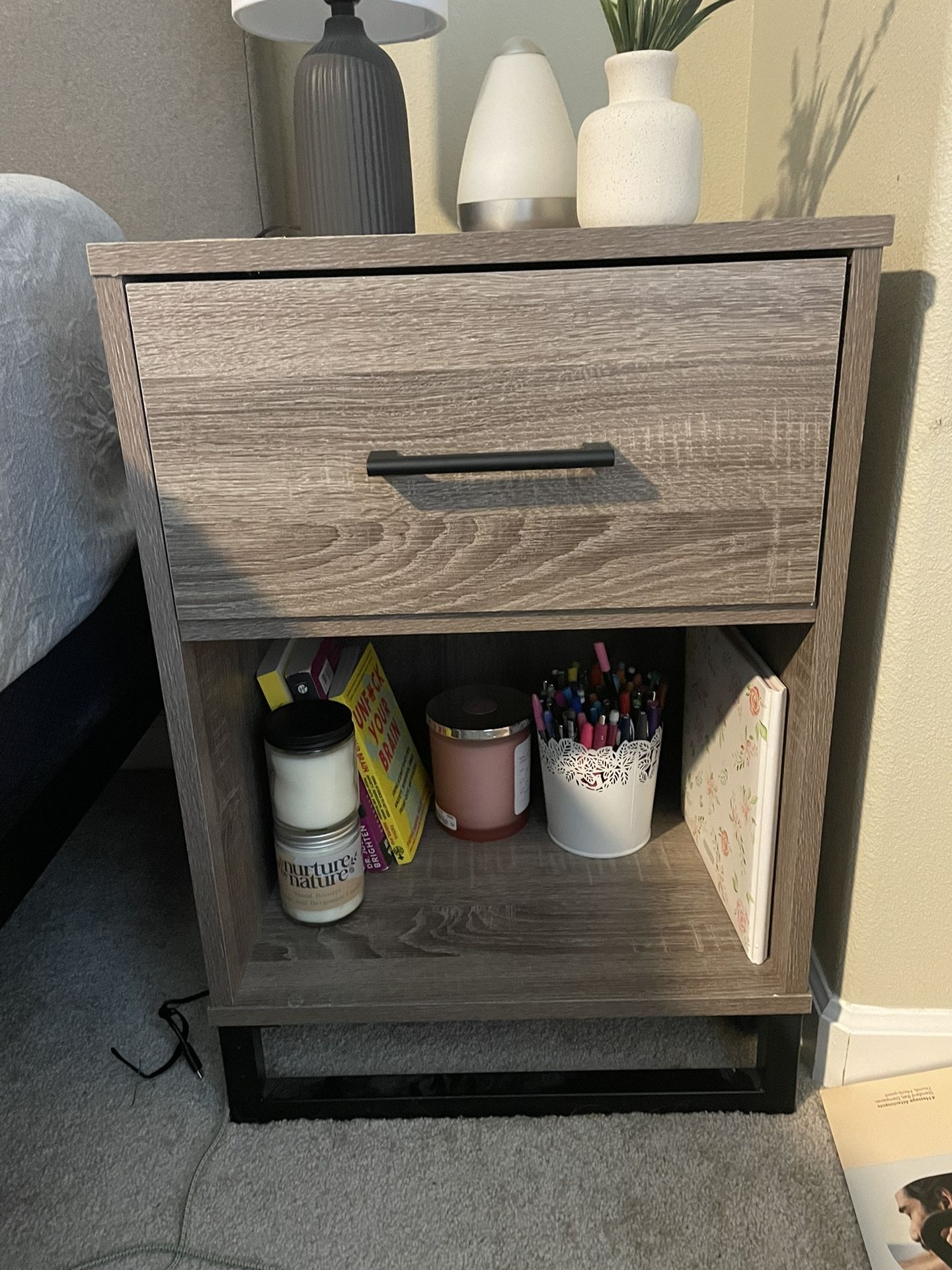 Nightstand (set of 2) for Sale in Beaverton, OR - OfferUp