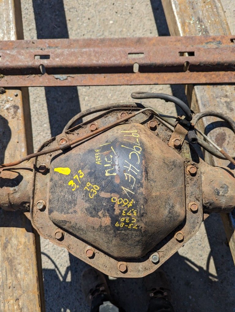 73-89 Chevy GMC 30 Dually 14 Bolt 1 Ton Rear Axle for Sale in Roy, WA ...