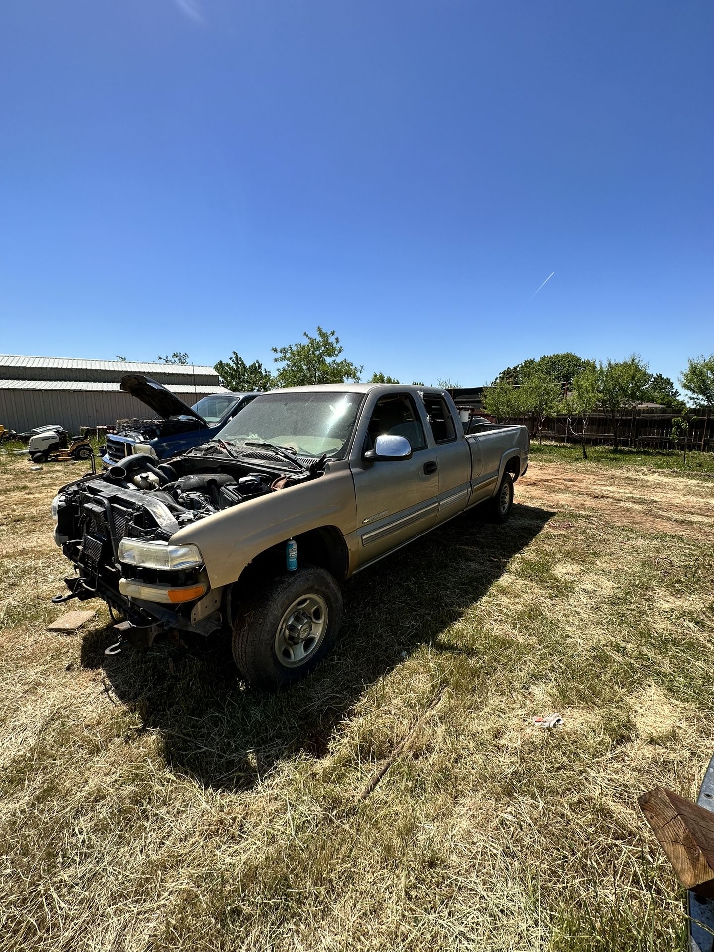 2001 Chevy 2500 4x4 for Sale in Wilton, CA - OfferUp