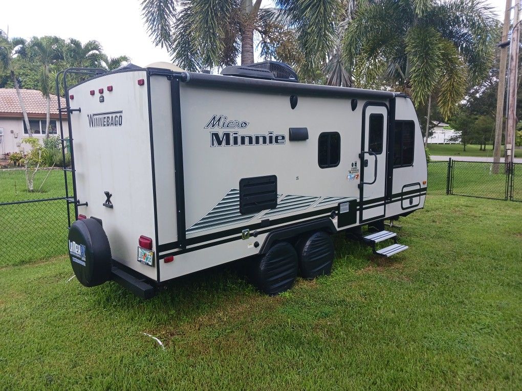 2020 Winnebago Micro mini 2100 BH for Sale in Fort Lauderdale, FL - OfferUp