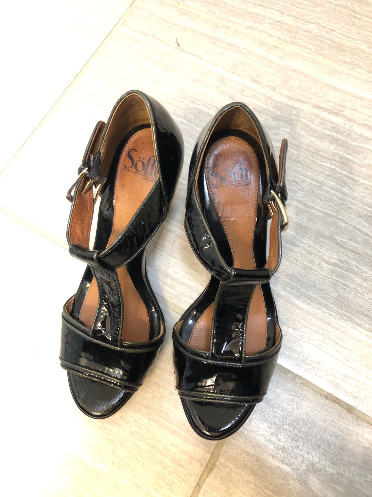 Black Patton leather heal women’s size 7 for Sale in Maple Valley, WA ...