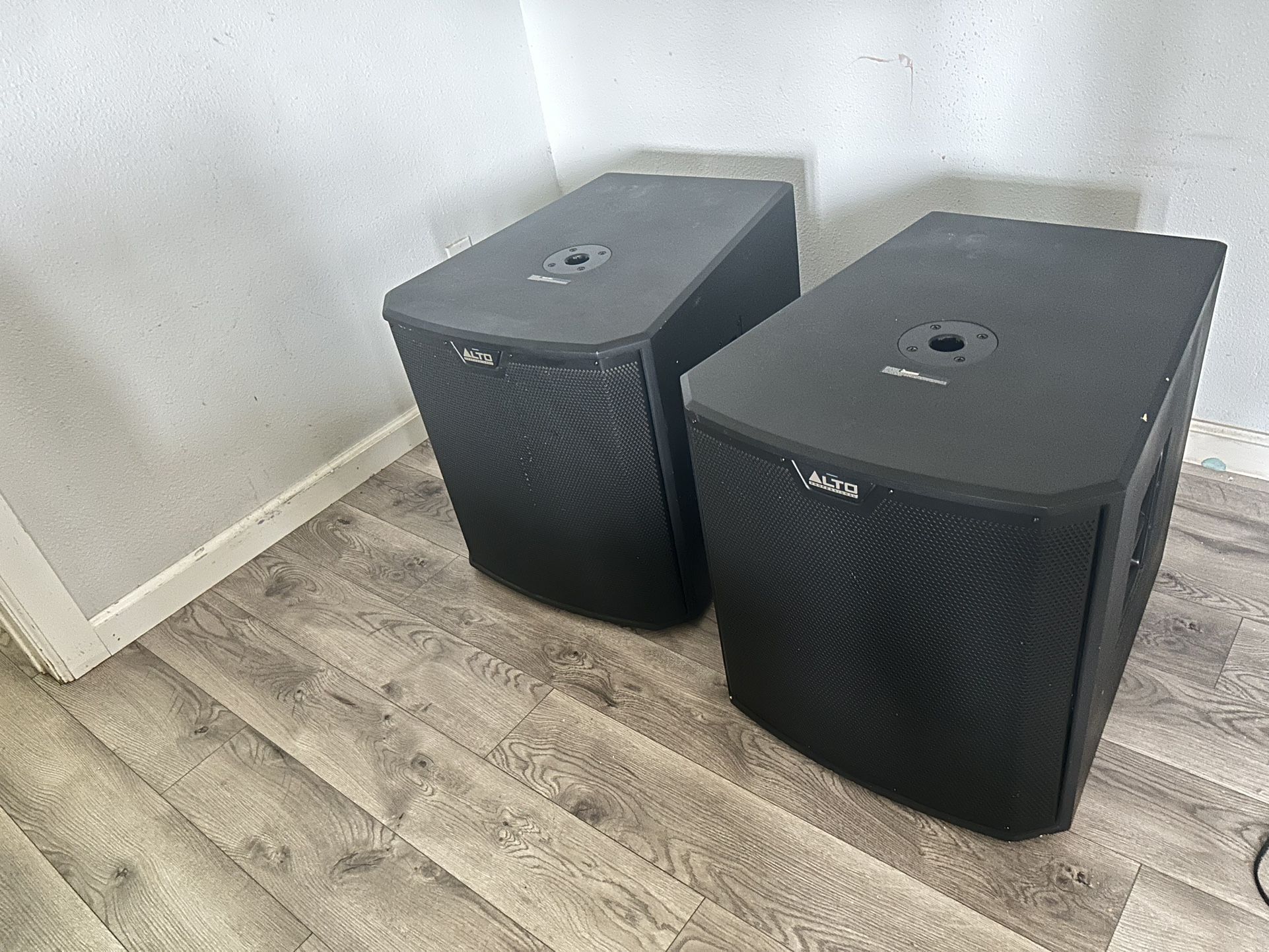 Powered Subwoofer for Sale in Bloomington, CA - OfferUp