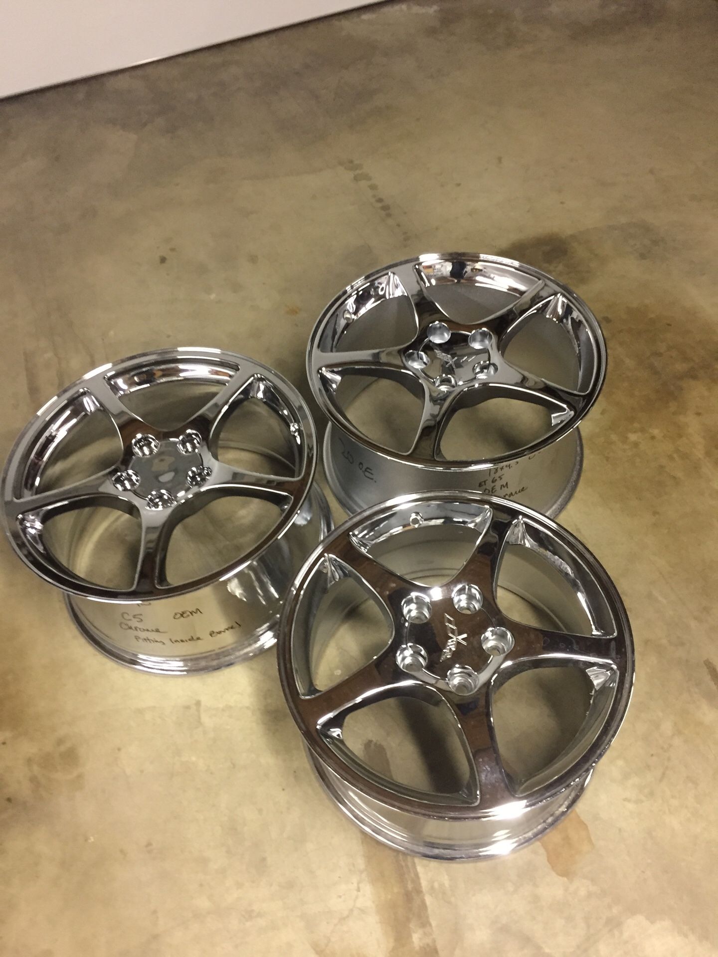 C5 corvette rim Oem 1-18x9.5 1-17x8.5 for Sale in Montclair, CA - OfferUp