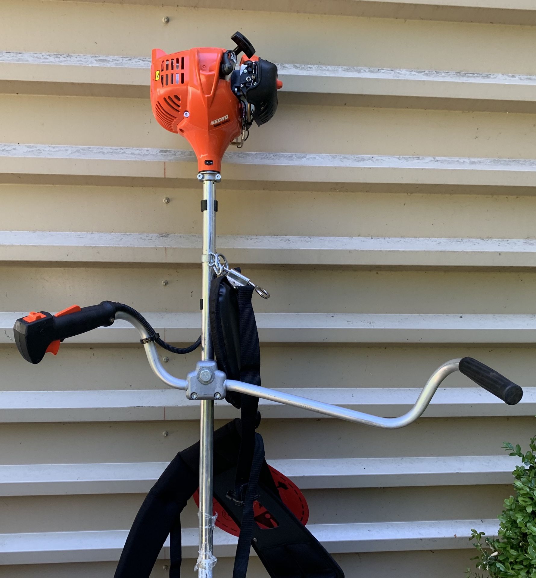 Echo SRM-225U String trimmer weed eater, with controller bars and Body Harness and Black Berry ...