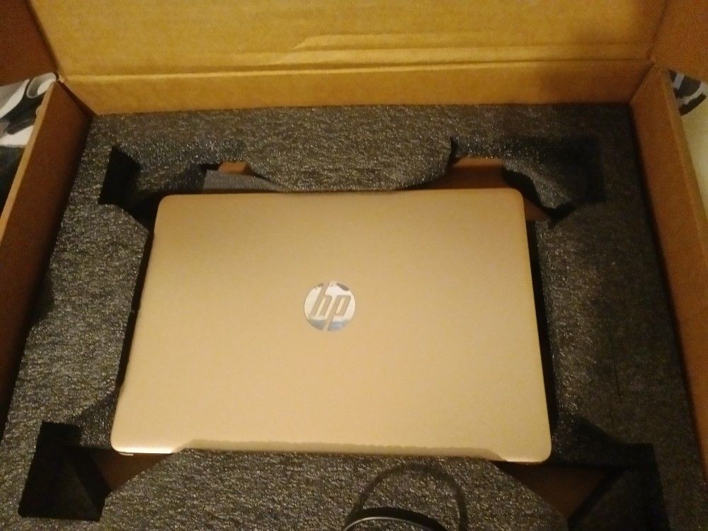 HP 14" Rose Gold Laptop Touchscreen for Sale in Zephyrhills, FL - OfferUp