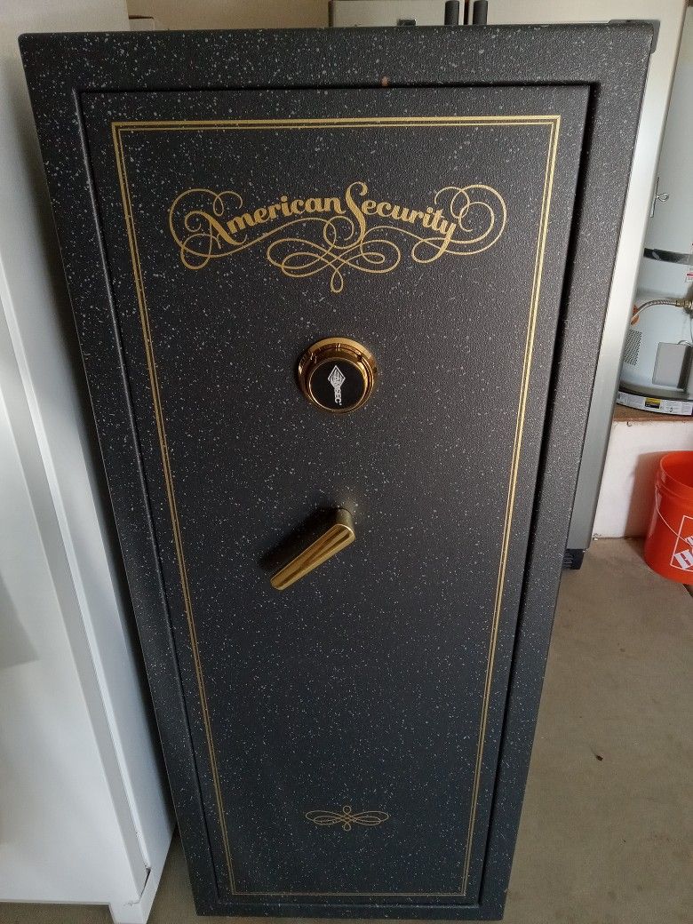 SAFE AMSEC - GUN VALUABLES DOCS $875 OBO for Sale in Hesperia, CA - OfferUp