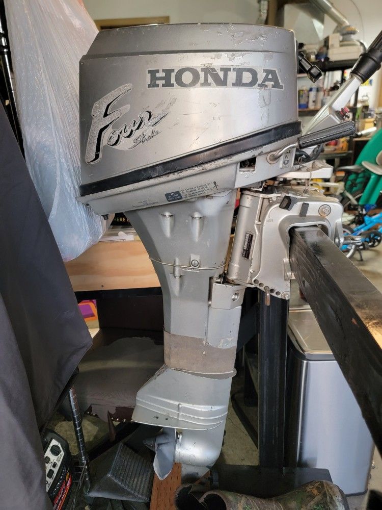 4 Stroke Honda Outboard 8 Hp for Sale in Tacoma, WA - OfferUp