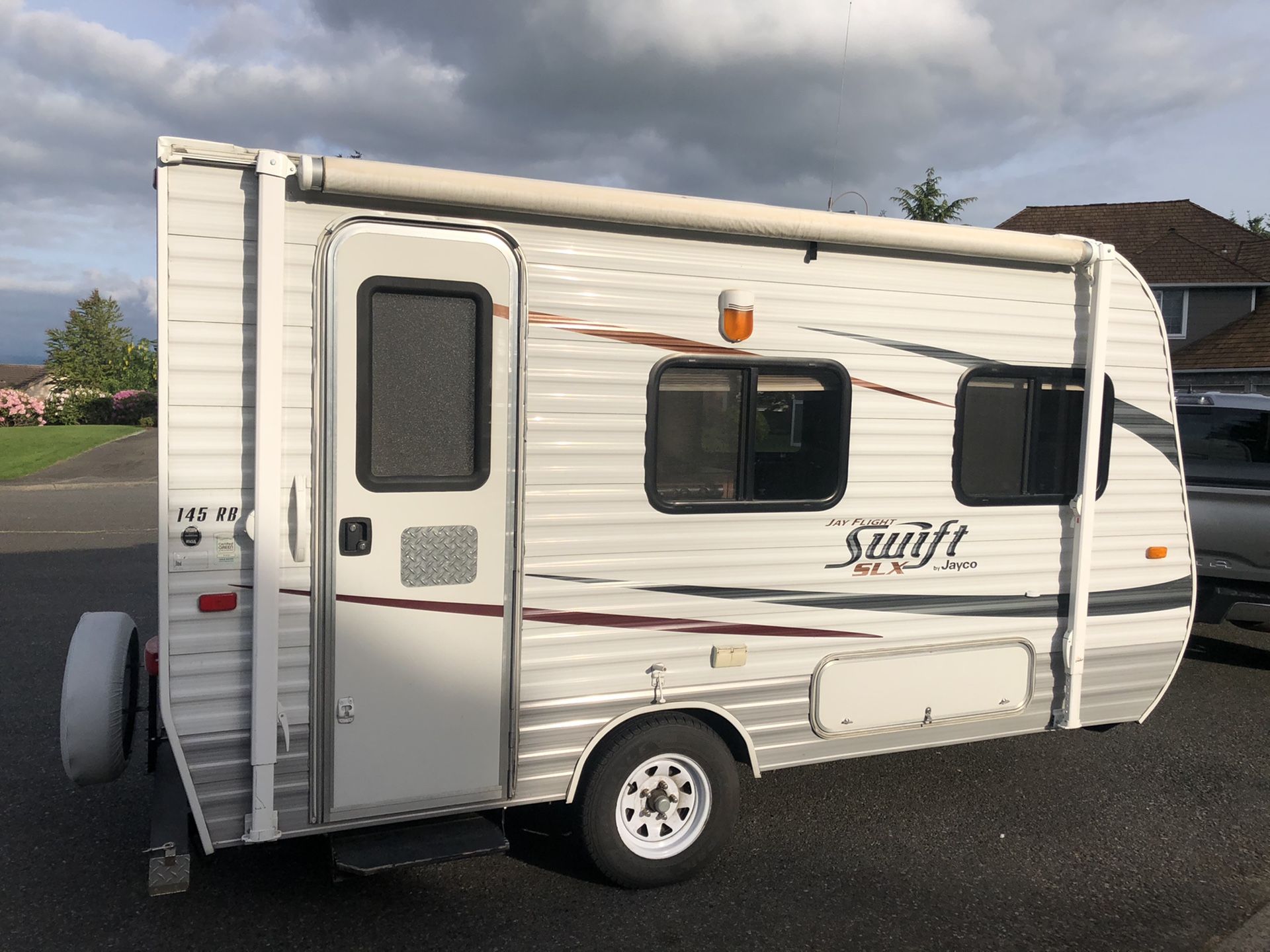 2012 14RB Jayco swift travel trailer Like new condition for Sale in ...