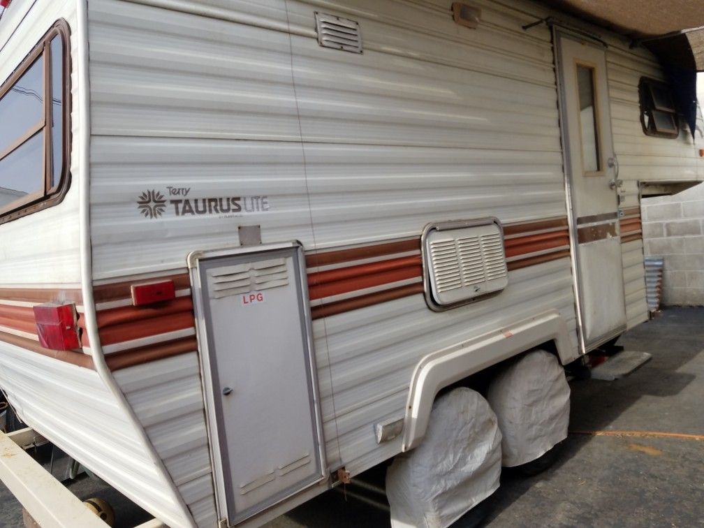 20ft Terry Taurus 1985 Camper for Sale in Costa Mesa, CA - OfferUp