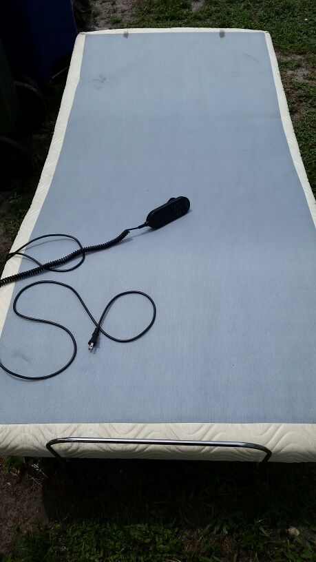 USED OKIMAT 2 HOSPITAL REMOTE BED for Sale in Fort Lauderdale, FL - OfferUp