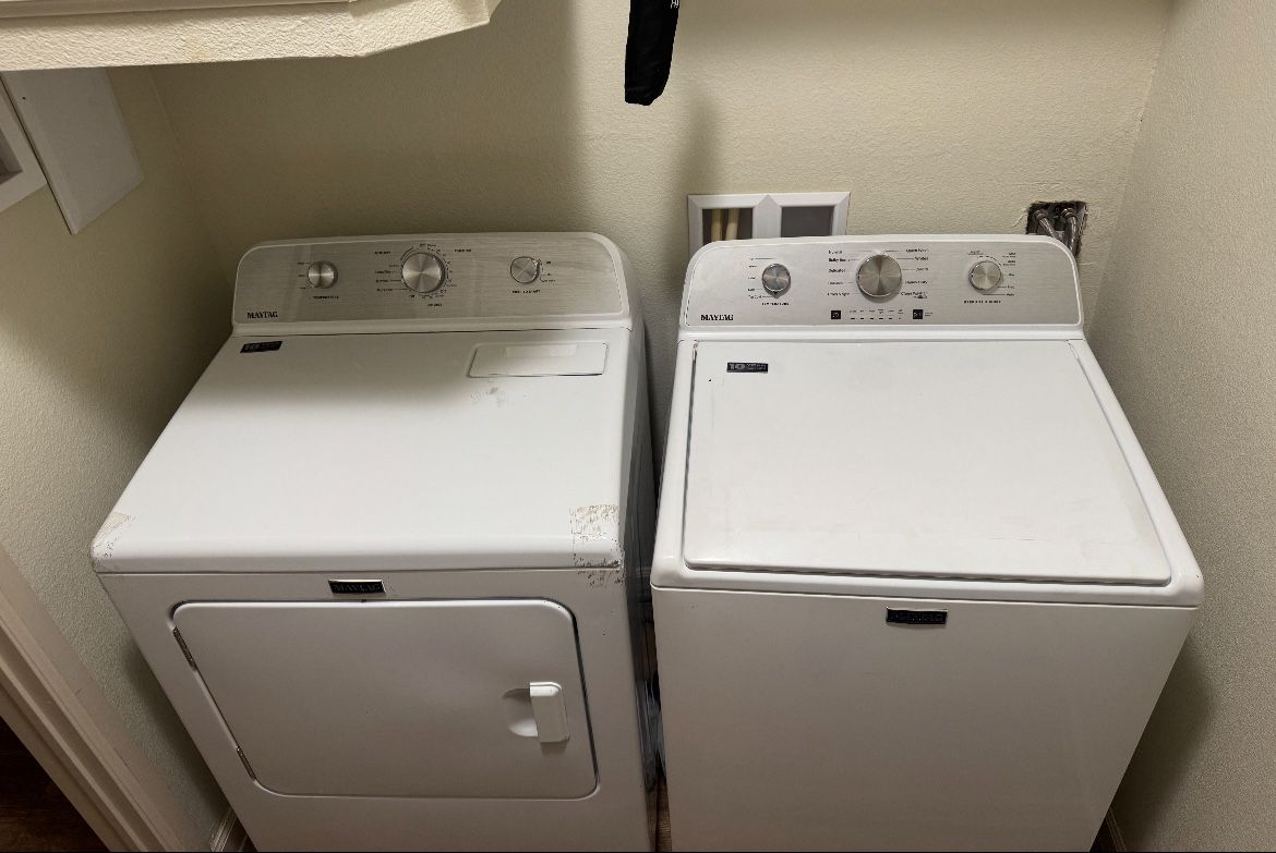 Free Washer And Dryer. Must Pick Up. for Sale in El Paso, TX - OfferUp