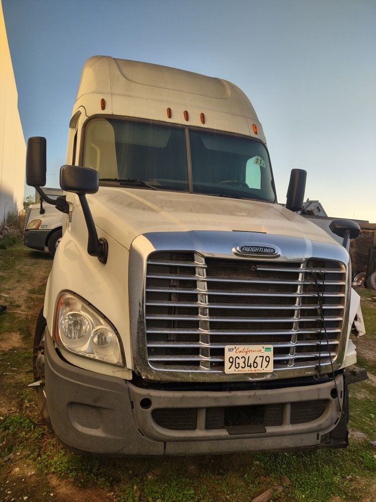 2015 Freightliner for Sale in Irwindale, CA - OfferUp