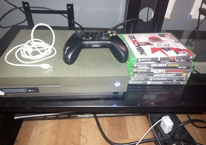 GREEN XBOX ONE for Sale in Philadelphia, PA - OfferUp