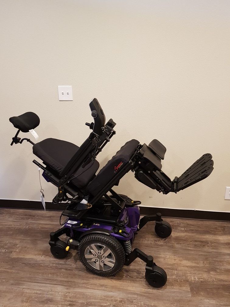 New pride quantum Q6 edge 2.0 with Tilt, Recline, Leg 6MPH for Sale in ...