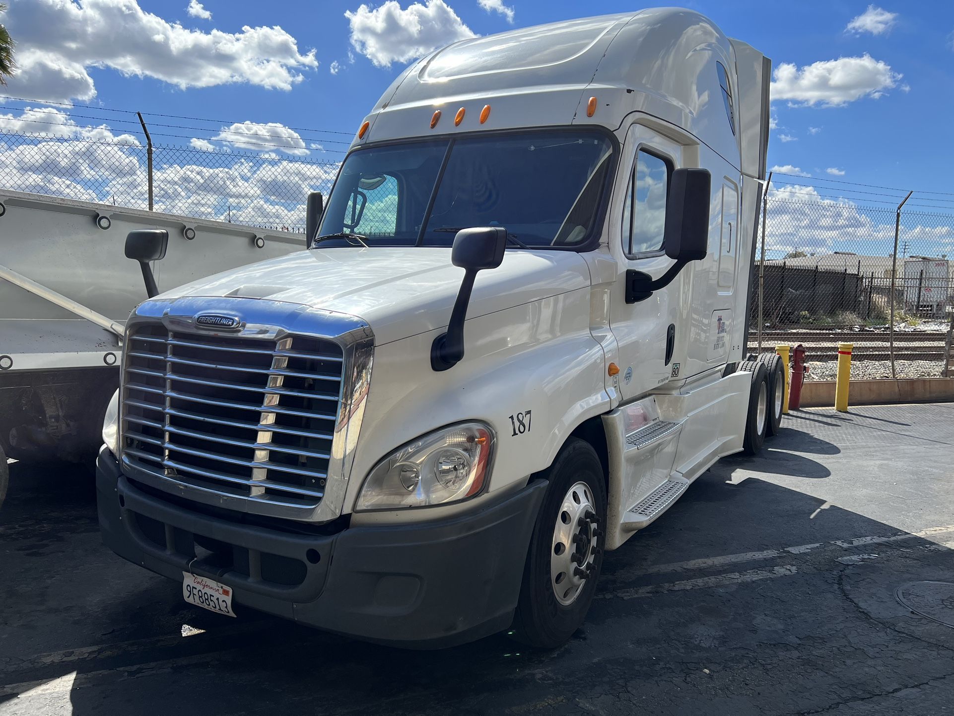 2014 Frightliner Cascadia for Sale in Alhambra, CA - OfferUp