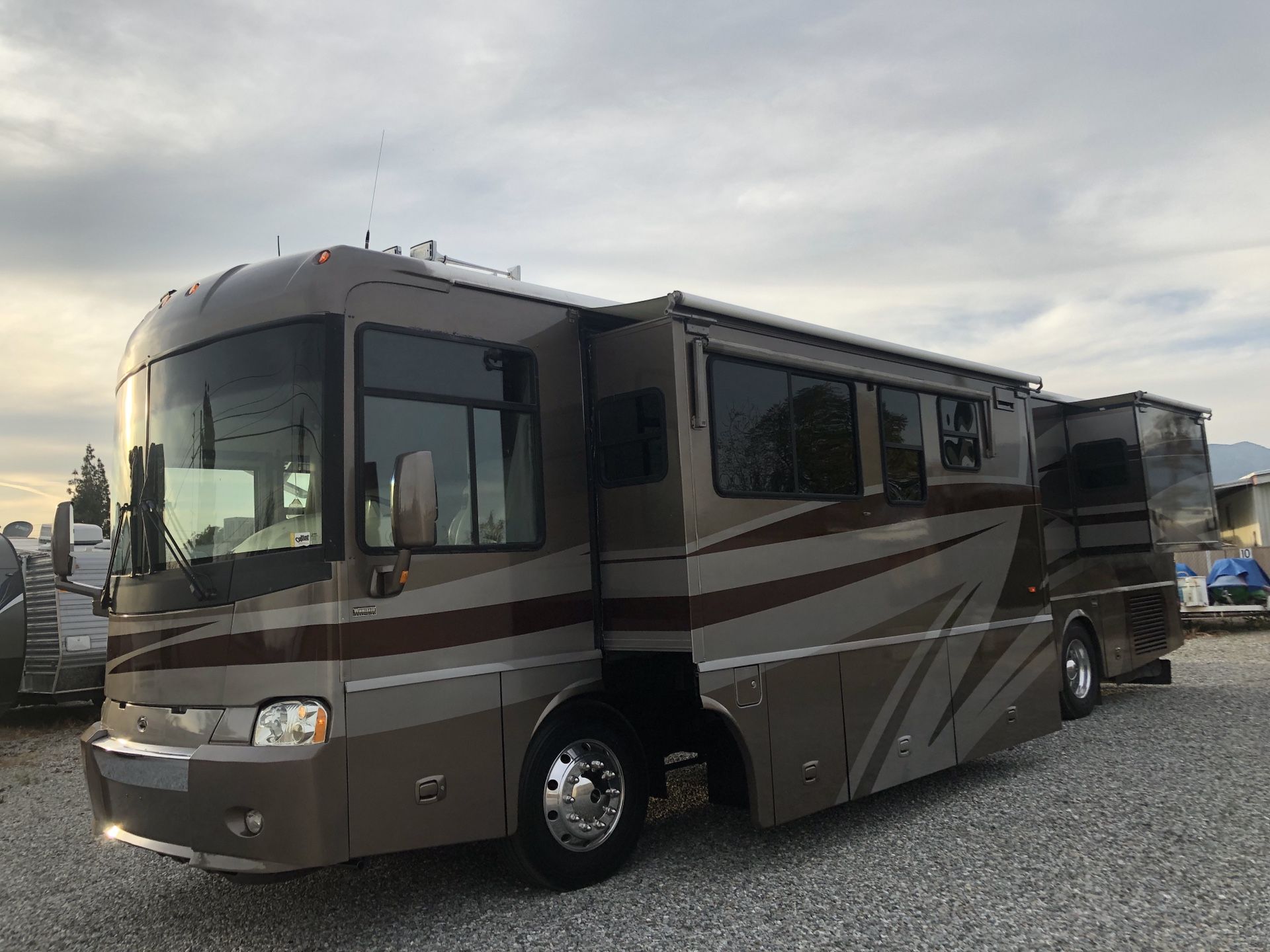 2004 Itasca Horizon 40 Ft. 400HP Diesel Pusher W/ 3 Slides for Sale in ...