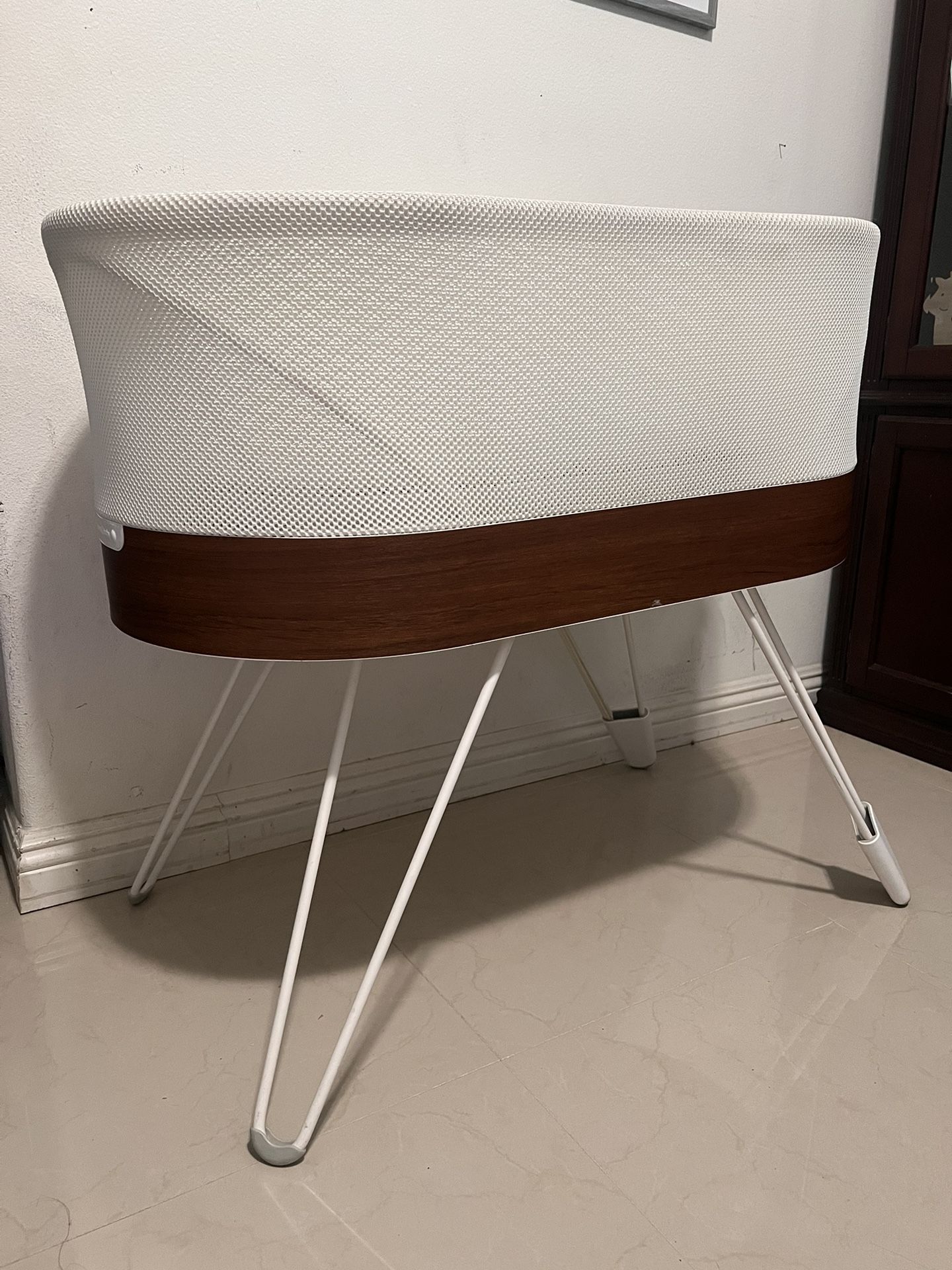 SNOO Bassinet for Sale in Bakersfield, CA - OfferUp