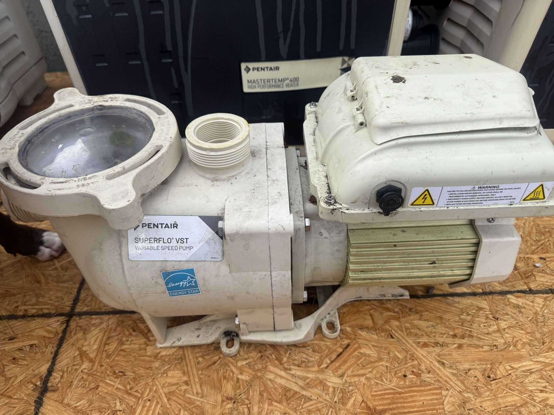 SuperFlo Vst Pool Pump for Sale in Jurupa Valley, CA - OfferUp