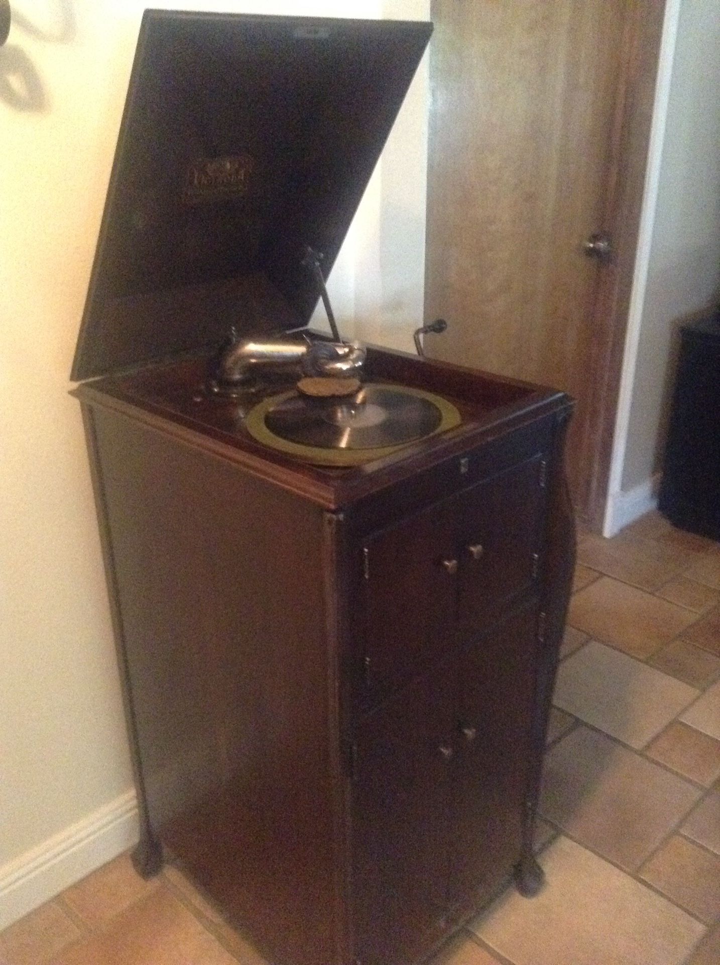 A 1906 RCA Victrola Record Player. $200.00 for Sale in Hemet, CA - OfferUp
