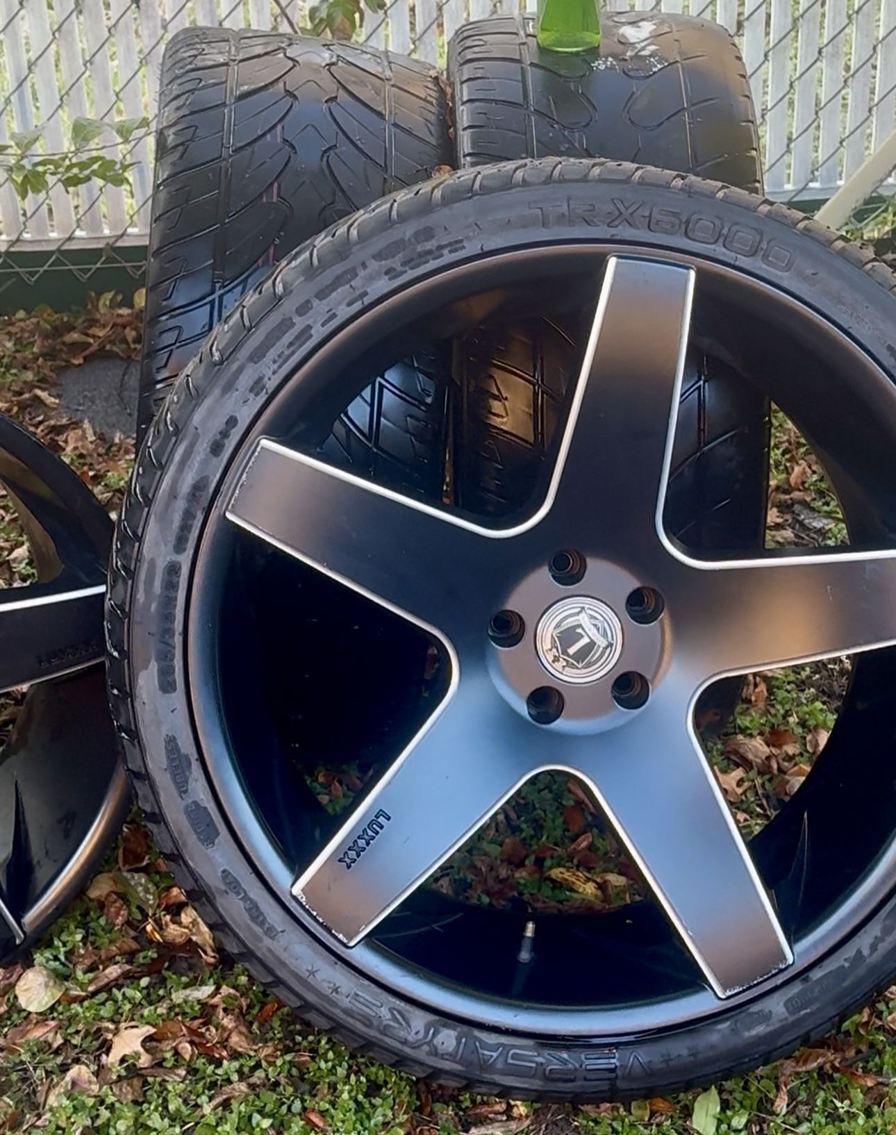22 Inch luxx Rims Great Deallll for Sale in Dallas, TX - OfferUp