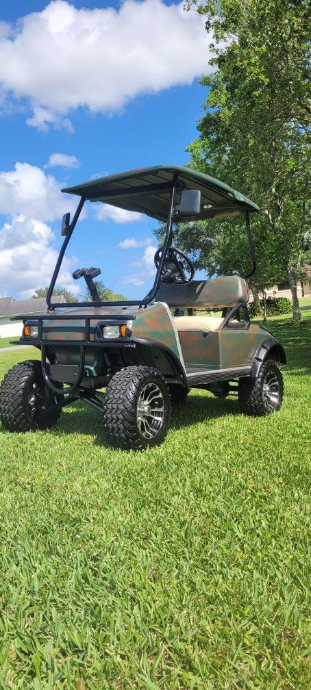 CLUB CAR GOLF CART DS (ELECTRIC ) for Sale in Fort Lauderdale, FL - OfferUp
