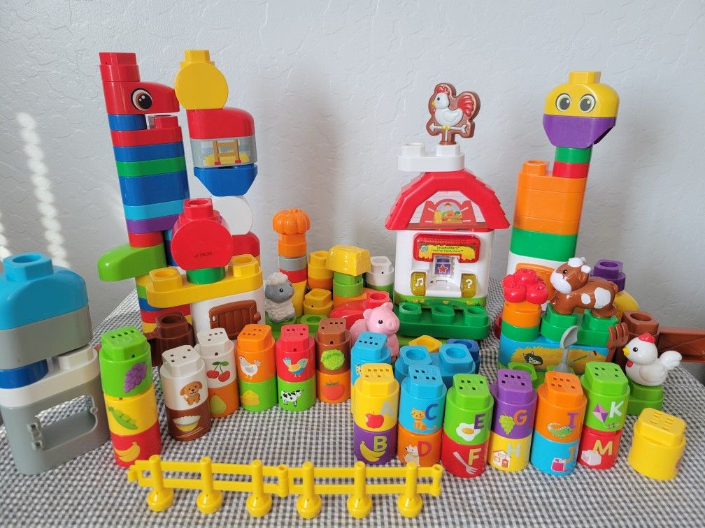 LeapFrog LeapBuilders Food Fun Family Farm and 81piece Jumbo Blocks for ...
